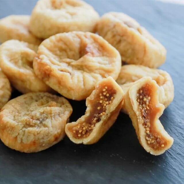 ソーシャルグッドマーケット「Kuradashi」の「ドライいちじく」350g×2袋を贈る | カジュアルギフトのgiftee(ギフティ)